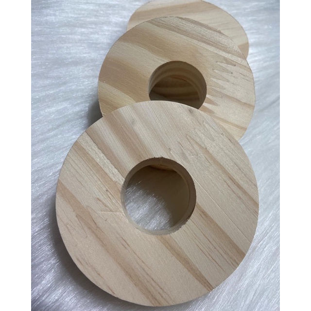 Rodela de madeira Pinus vazada | Shopee Brasil
