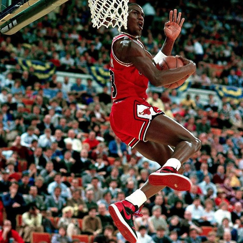 Tênis Nike Air Jordan 1 Mid, Masculino e Feminino - Modelo: Michael ...