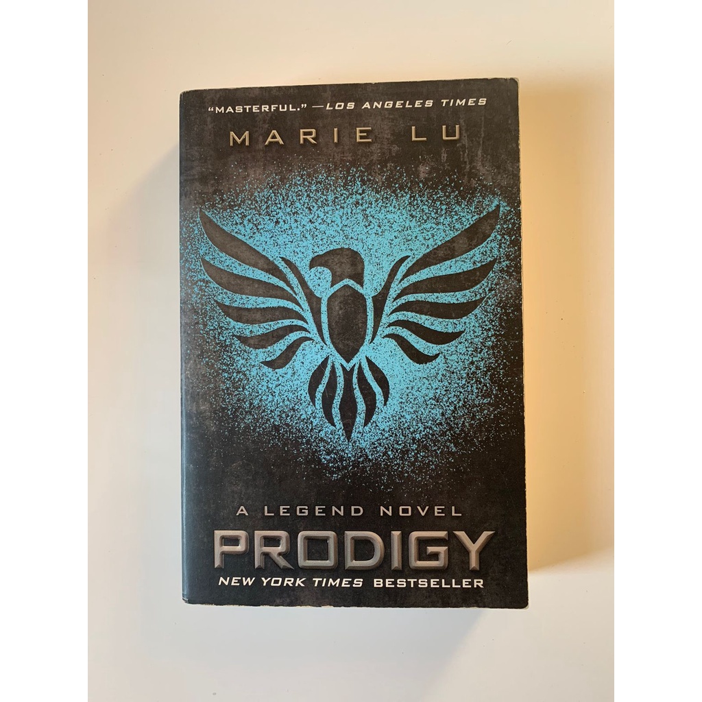 Livro Prodigy - Marie Lu | Shopee Brasil