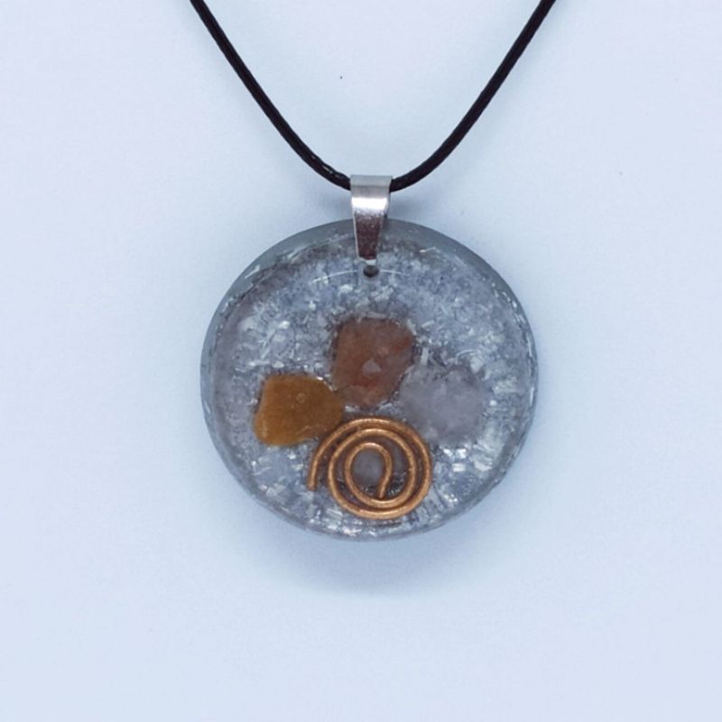 Pingente redonda média pedra dol sol, cornalina e quartzo branco ...