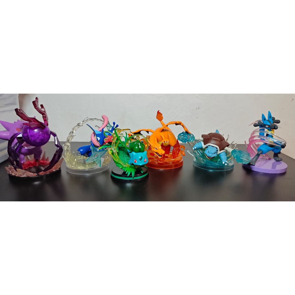 Estátuas Pokémon Charizard, Blastoise, Lucario - Escorrega o Preço