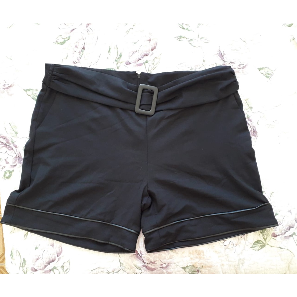 SHORT CURTO COM BOLSO EM POLIESTER COM ELASTANO, COM CINTO EXPRIM ...