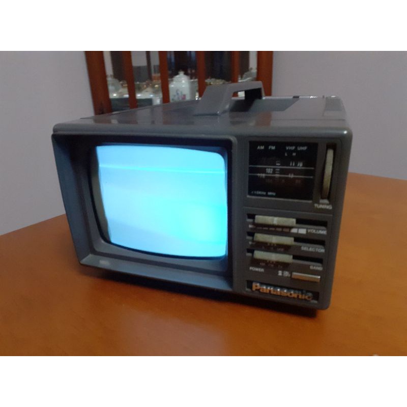 tv portátil panasonic majestic modelo: 490 TV receiver and am/FM rádio ...