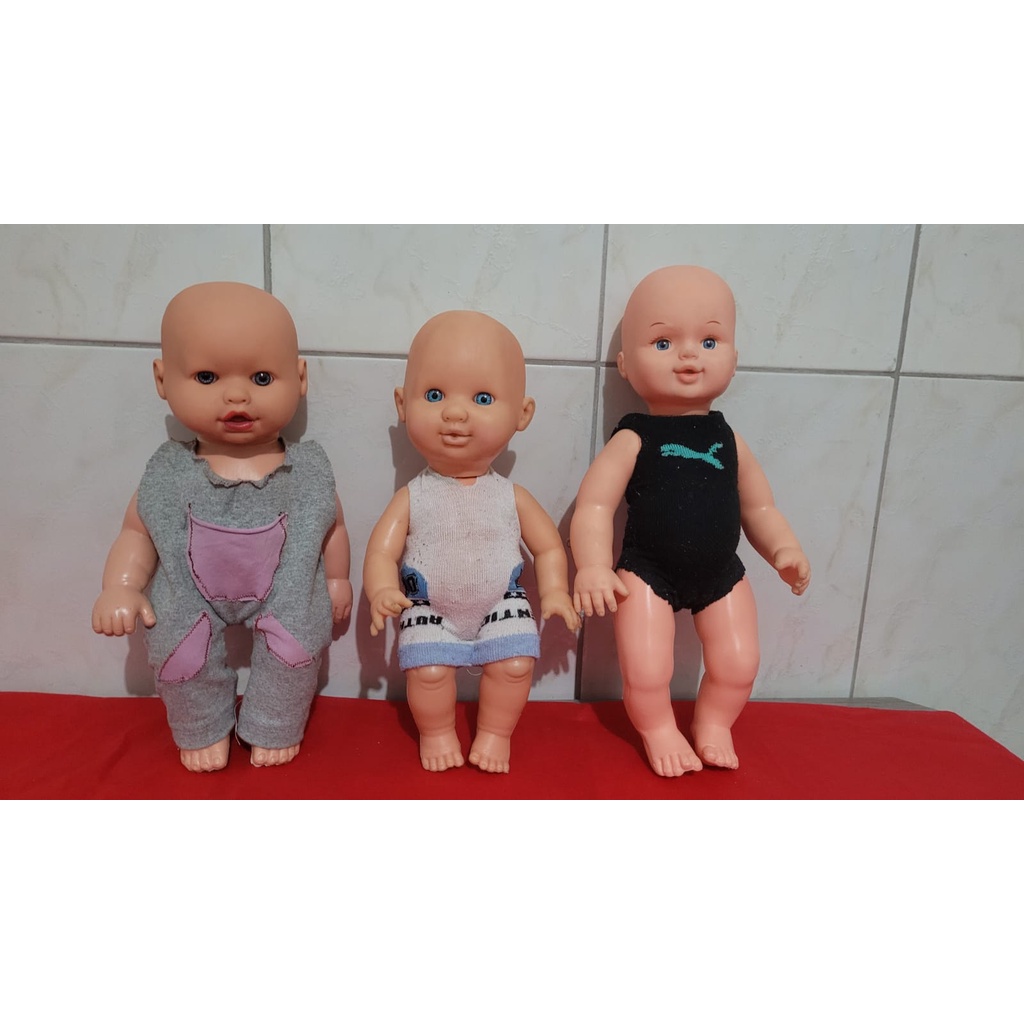 Lote com 3 bonecos simples usados. | Shopee Brasil