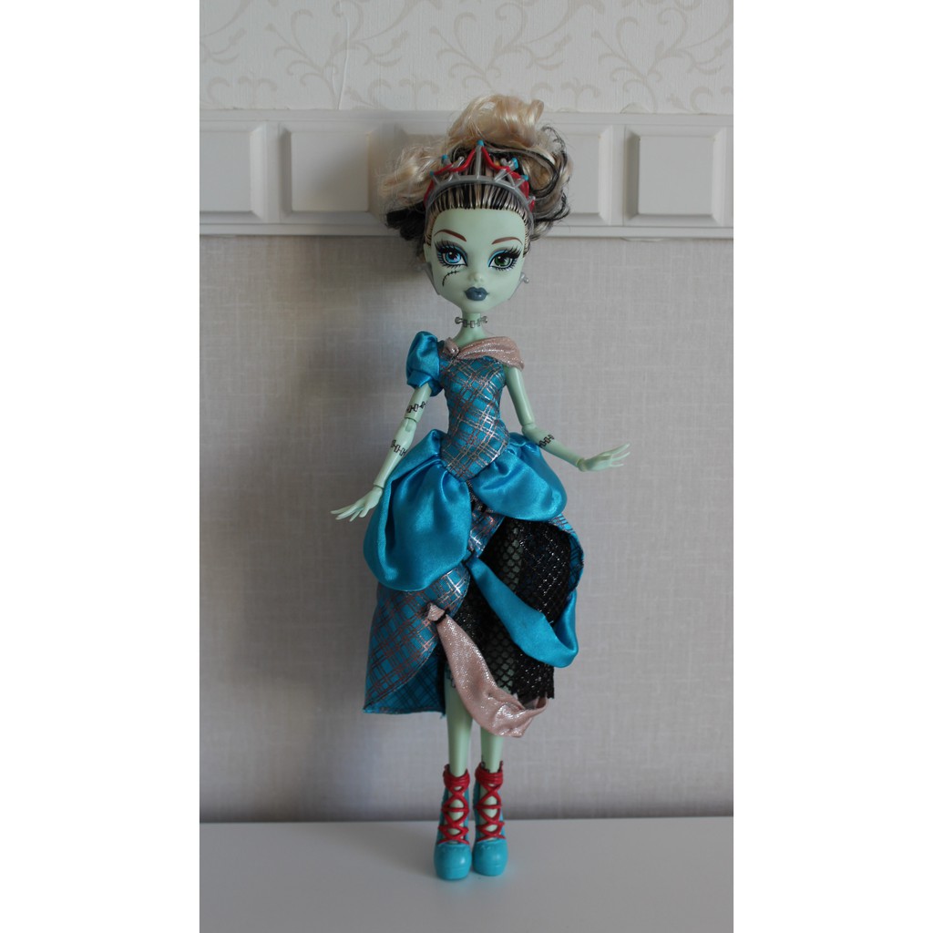 Boneca Monster High Frankie Stein - Scarily Ever After as Threadarella ...