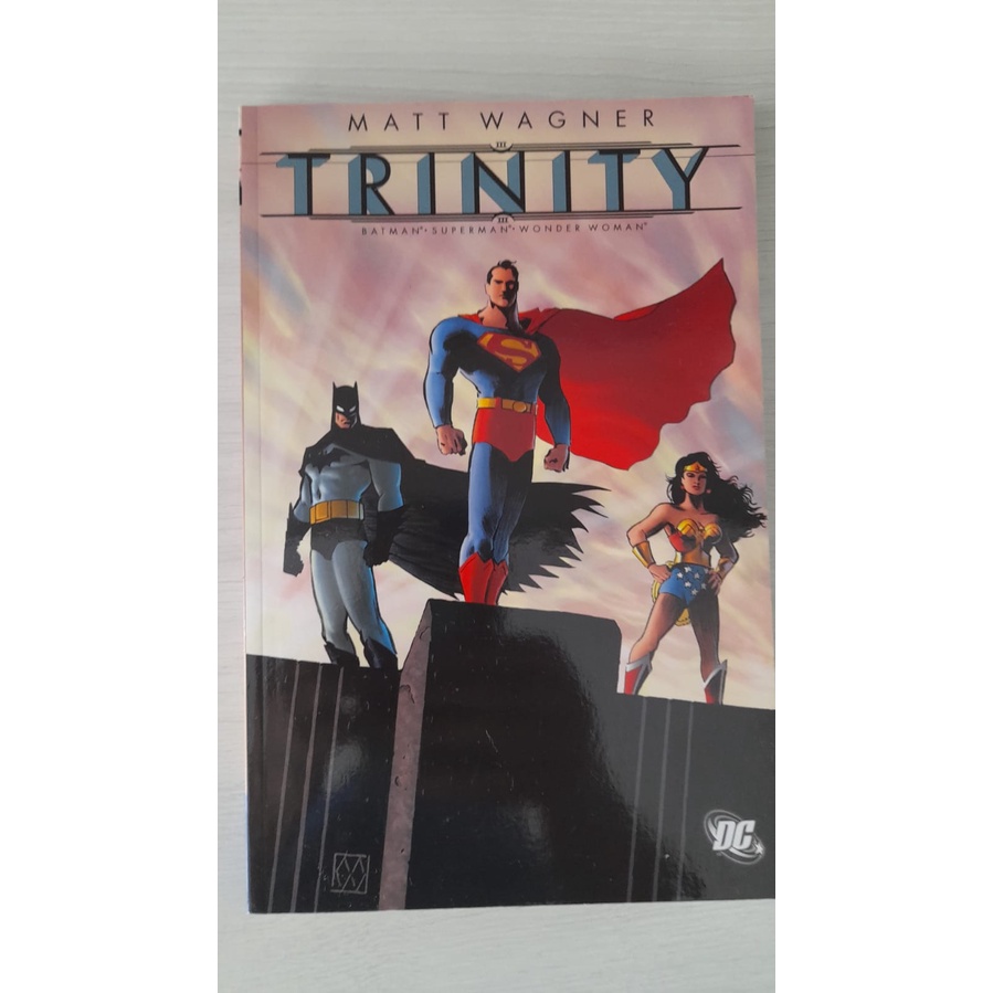 Trinity - Superman, Batman e Mulher Maravilha - Matt Wagner - Inglês ...