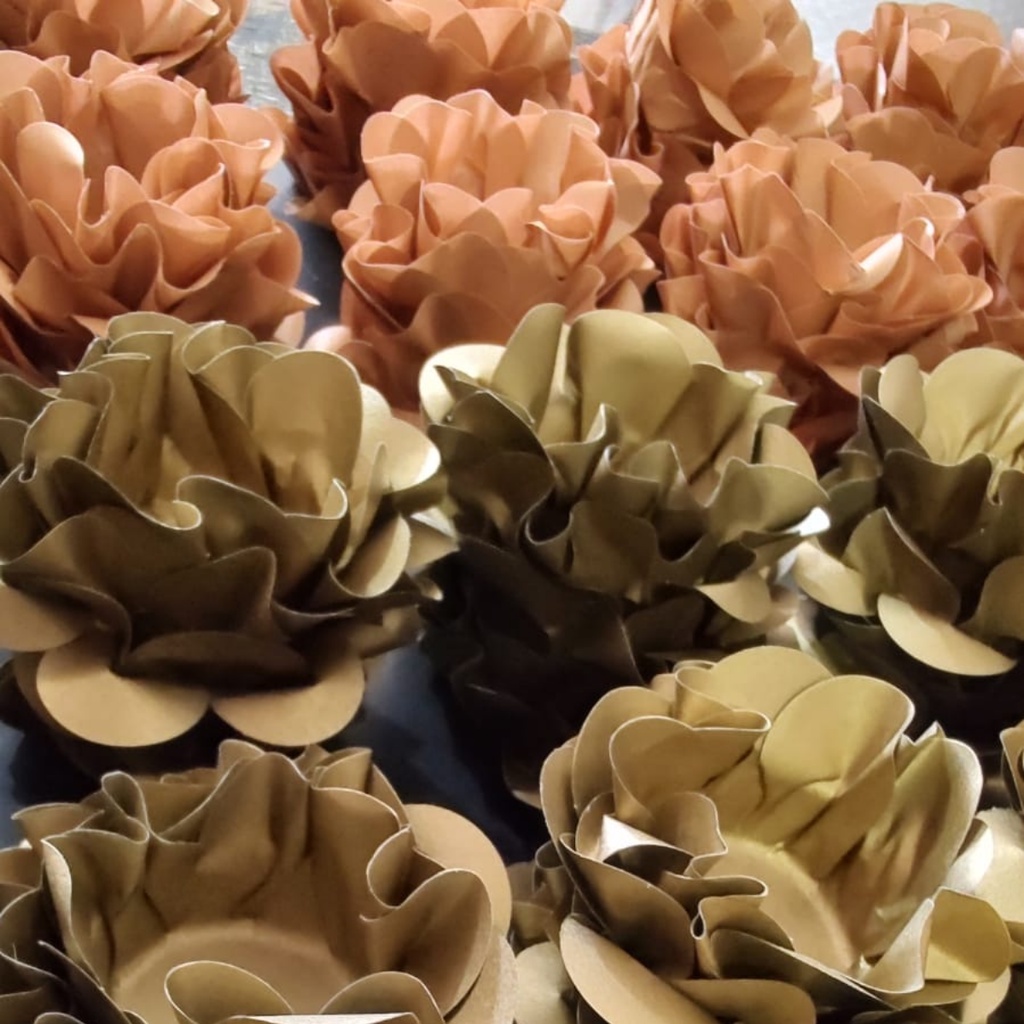 120un Forminha Forma Flor Luxo Para Doces Brigadeiro Casamentos ...