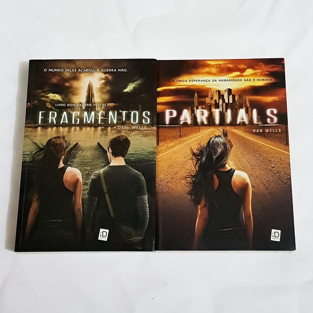 Kit Saga Partials volume 1 e 2 em perfeito estado Partials e Fragmentos ...