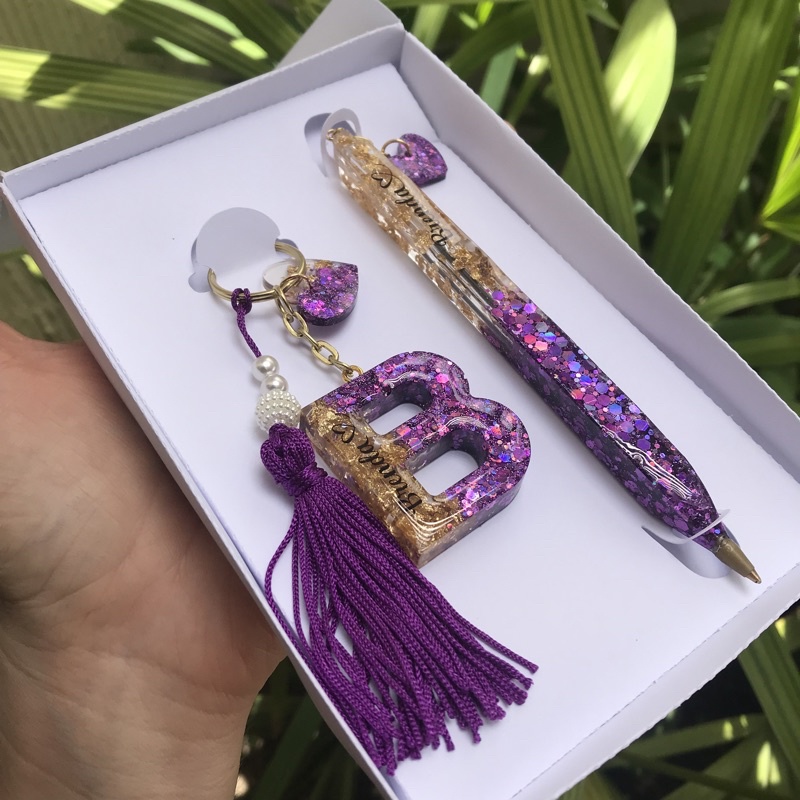 kit chaveiro de letra e caneta em resina | Shopee Brasil kit chaveiro de letra e caneta em resina | Shopee Brasil
