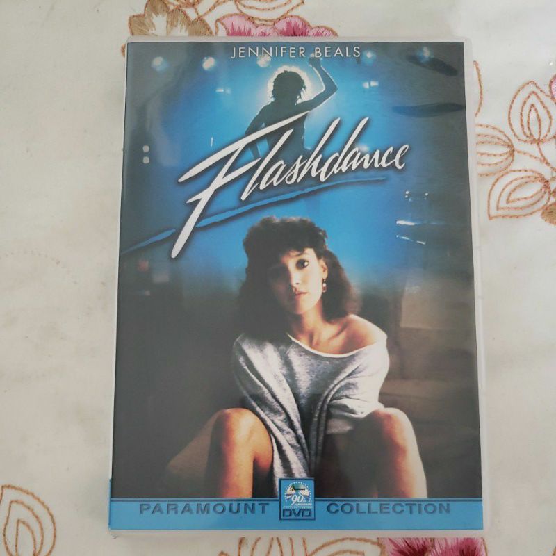Dvd 'Flashdance' Jennifer Beals. | Shopee Brasil