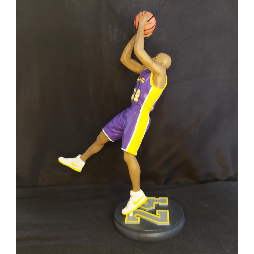 Escultura 3D Kobe Bryant com 24 cm de altura. - Escorrega o Preço