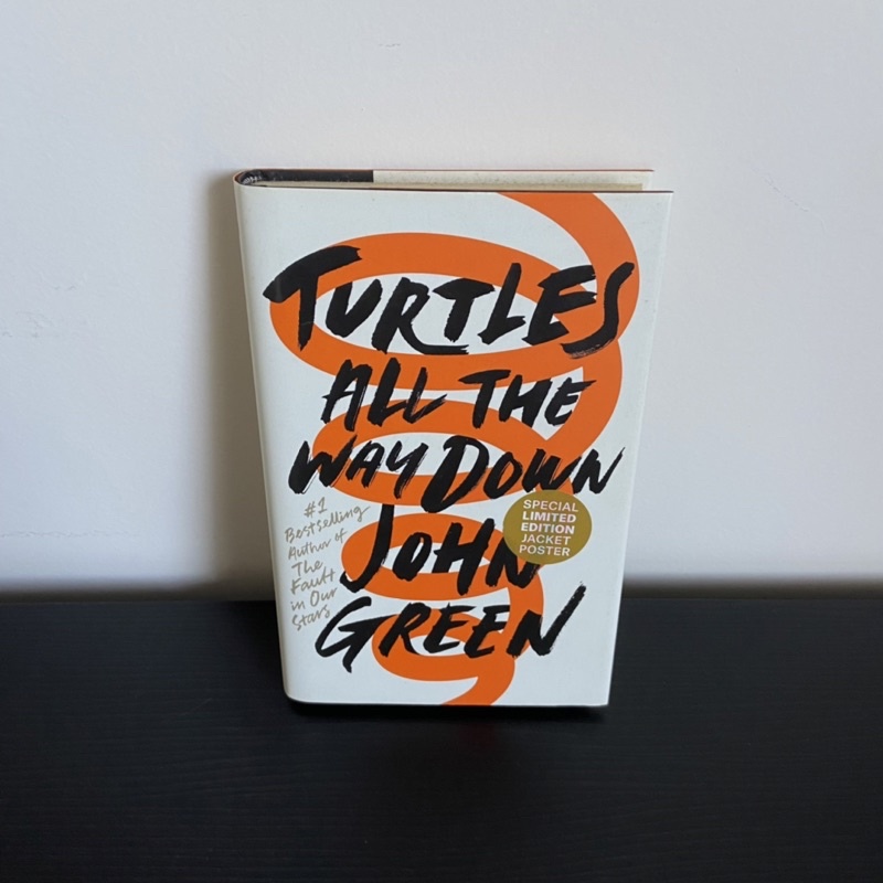 Livro Turtles All The Way Down (em inglês e capa dura) | Shopee Brasil