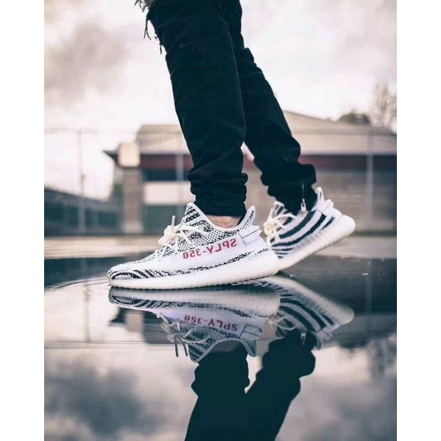 Tenis Yezzy Boost 350 V2 Masculino Branco Vermelho Esportivo | Shopee ...