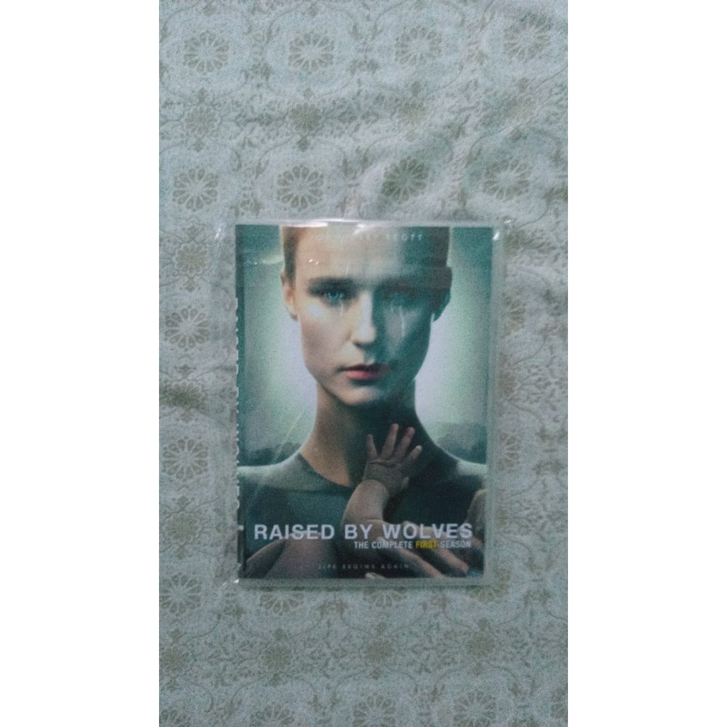 Dvd 1° Temporada Série Raised by Wolves | Shopee Brasil