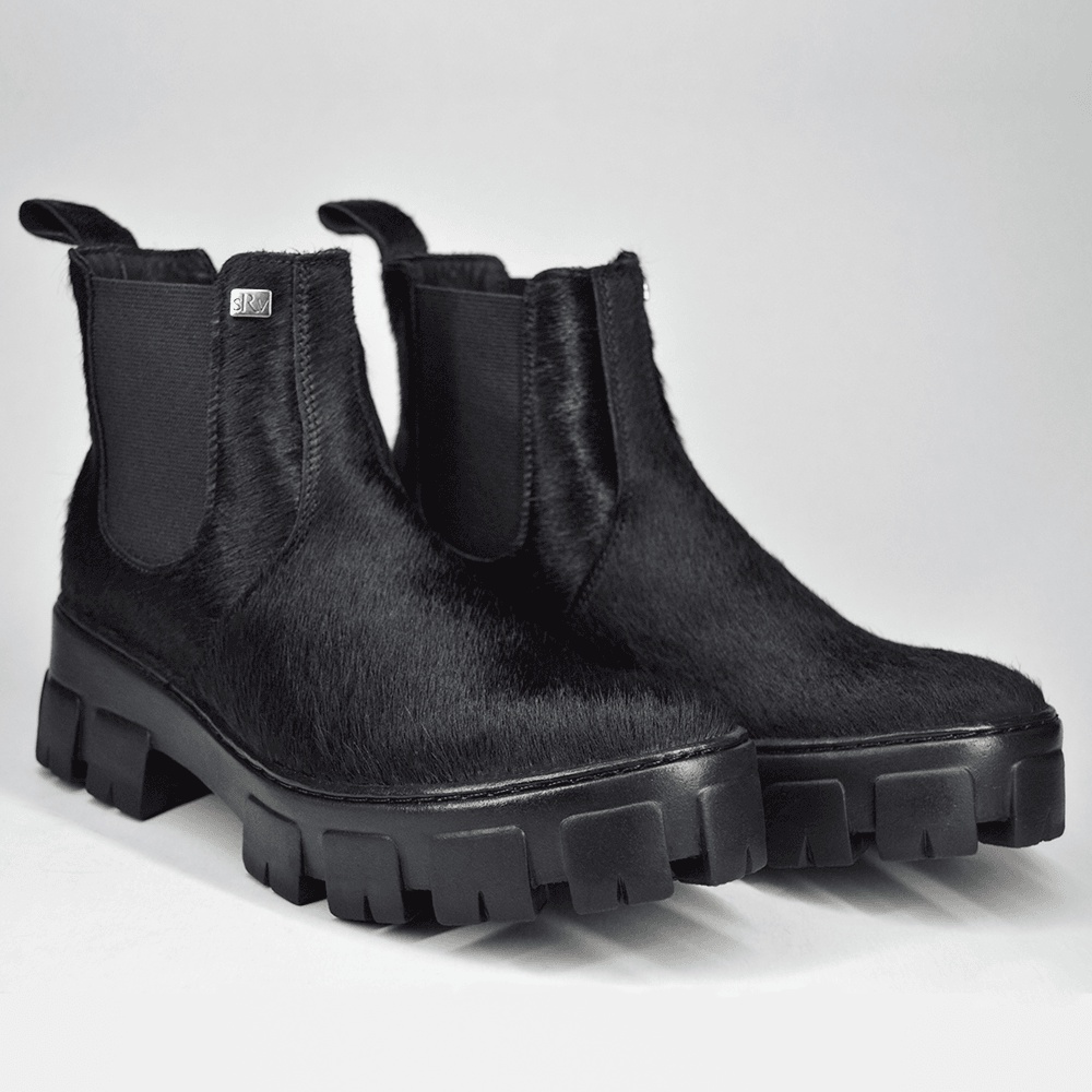 Bota Chelsea Couro Pelos Feminina Sanravi Carol Preto | Shopee Brasil