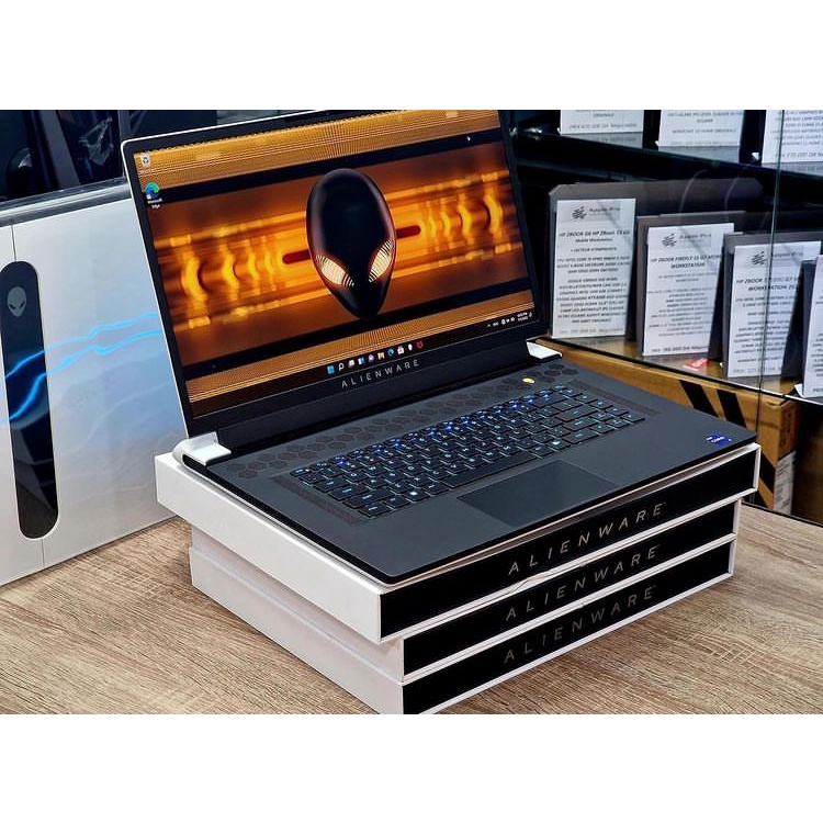 Dell Alienware m17 R3 17" Core i7 10750H 1TB NVMe 16GB RAM RTX 2070 ...