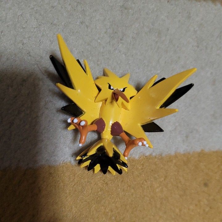 Zapdos Pokémon Tomy Original Pokemon Hasbro Auldey | Shopee Brasil