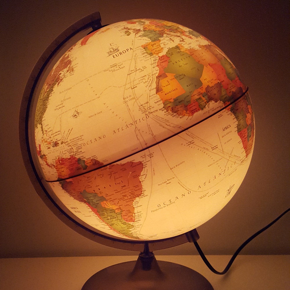 Globo Led Terrestre Politico Iluminado 30cm Discovery | Shopee Brasil