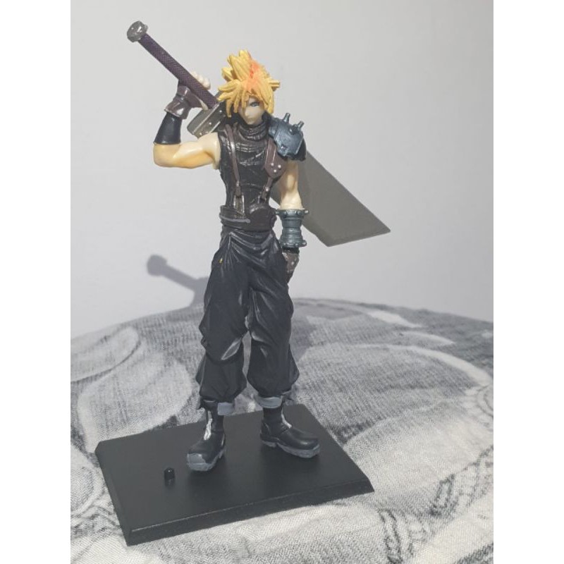 Final Fantasy Figure Cloud Strife Advent Children - Escorrega o Preço