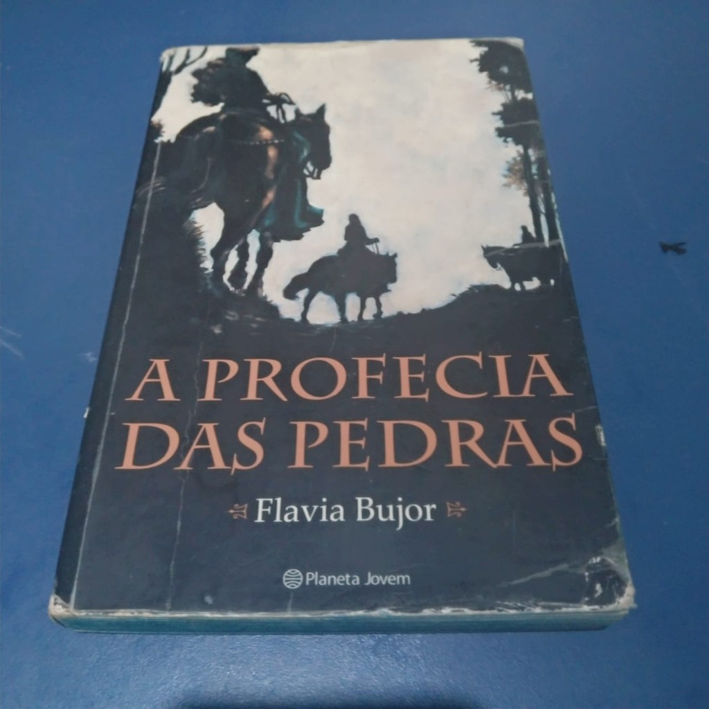A Profecia Das Pedras - Flavia Bujor - Editora Planeta Jovem ...
