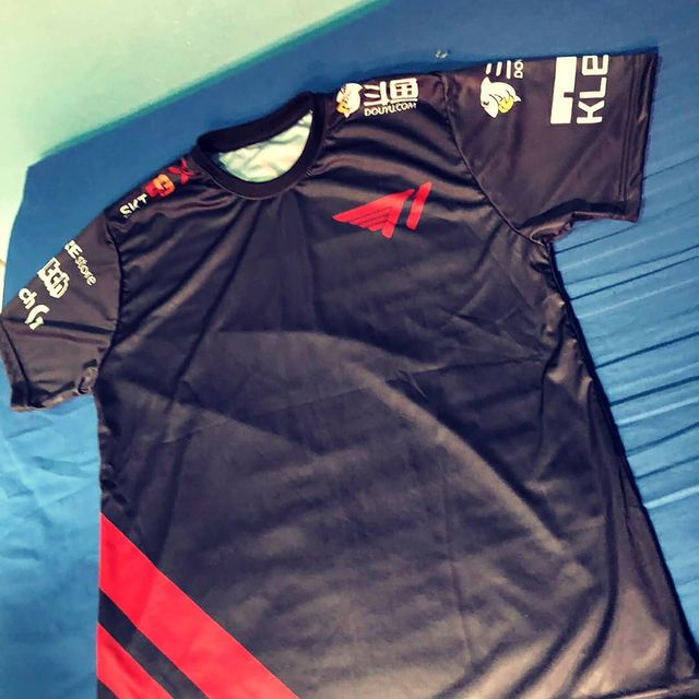 Uniforme - SK Telecom T1 - Escorrega o Preço