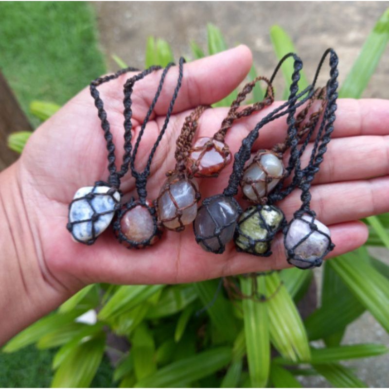 Colar de pedras naturais - Castroado - Hipper | Shopee Brasil