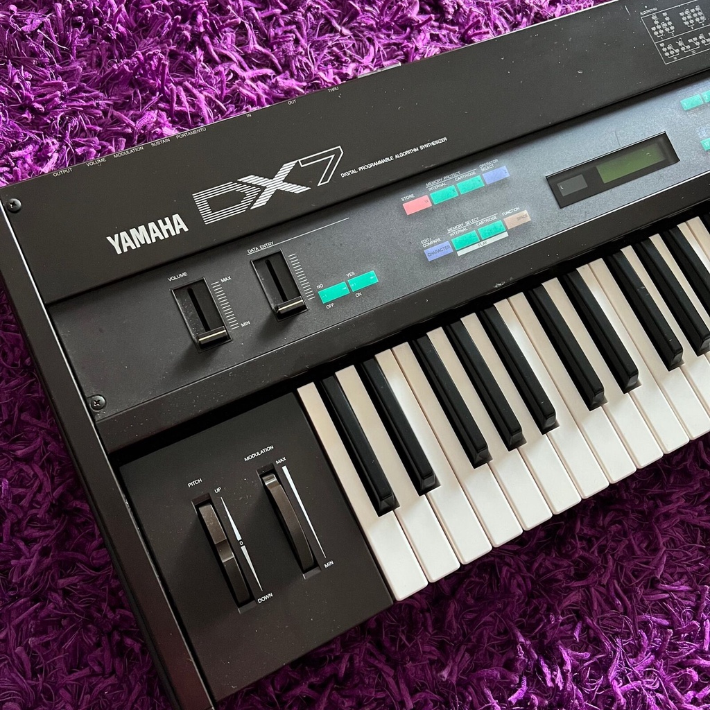 Yamaha DX7 Keyboard Synthesizer (LED Upgrade w/ Branded Case) | Shopee Brasil
