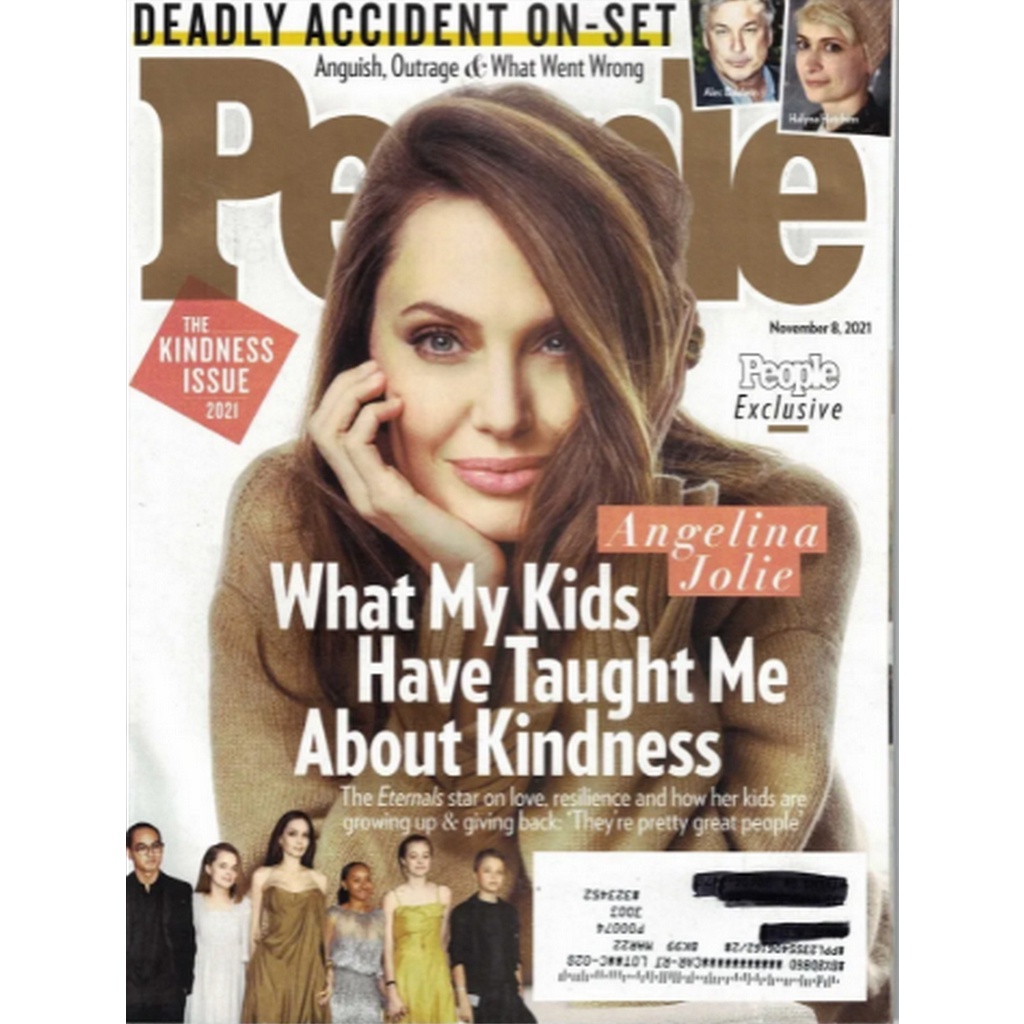 REVISTA PEOPLE, DE 08/11/2021, COM ANGELINA JOLIE NA CAPA. | Shopee Brasil