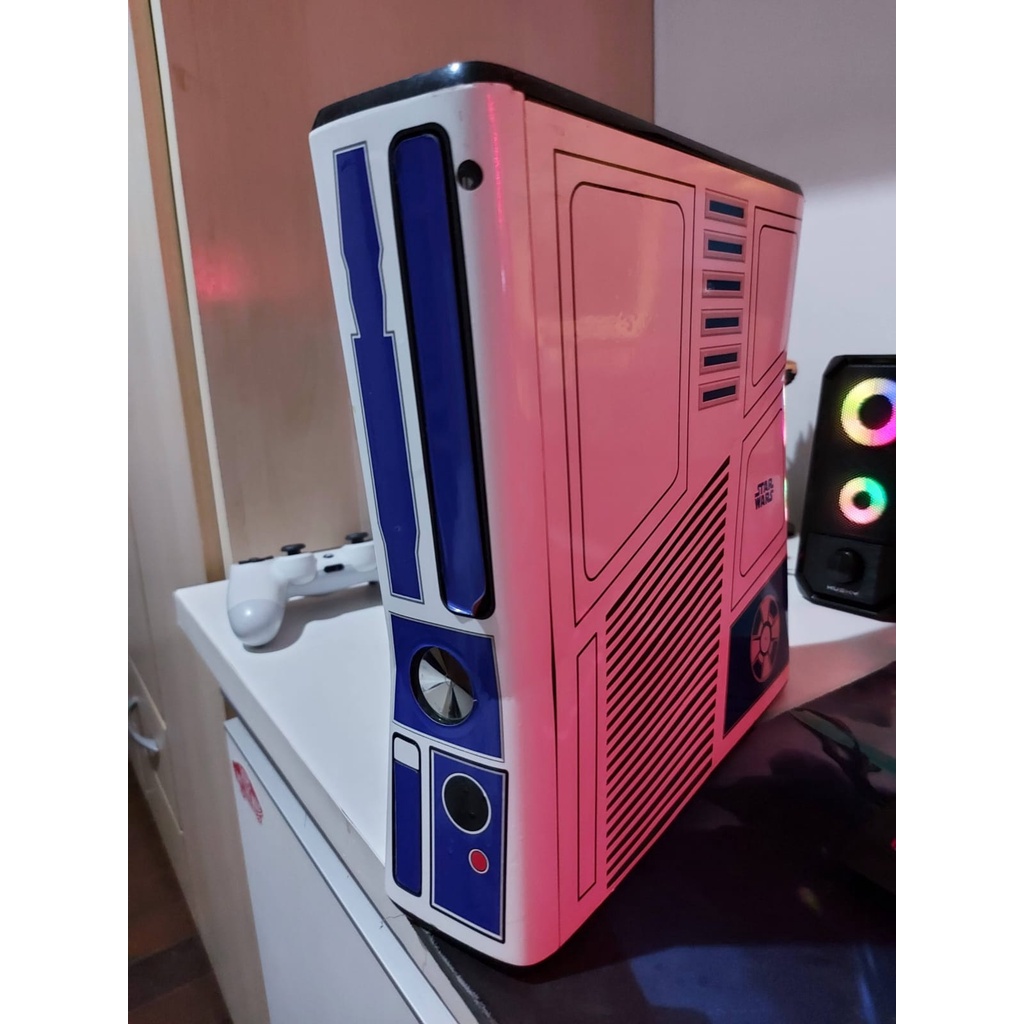 Xbox 360 slim com controles e kinect *Leia a descrição - Escorrega o Preço