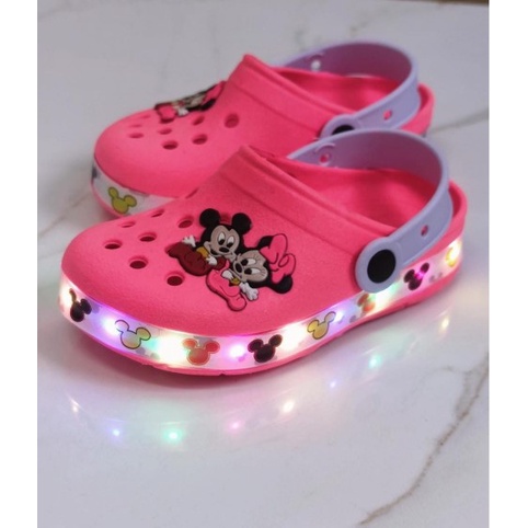 CROCS INFANTIL LED LUZ QUE BRILHA VARIAS CORES OFERTA | Shopee Brasil