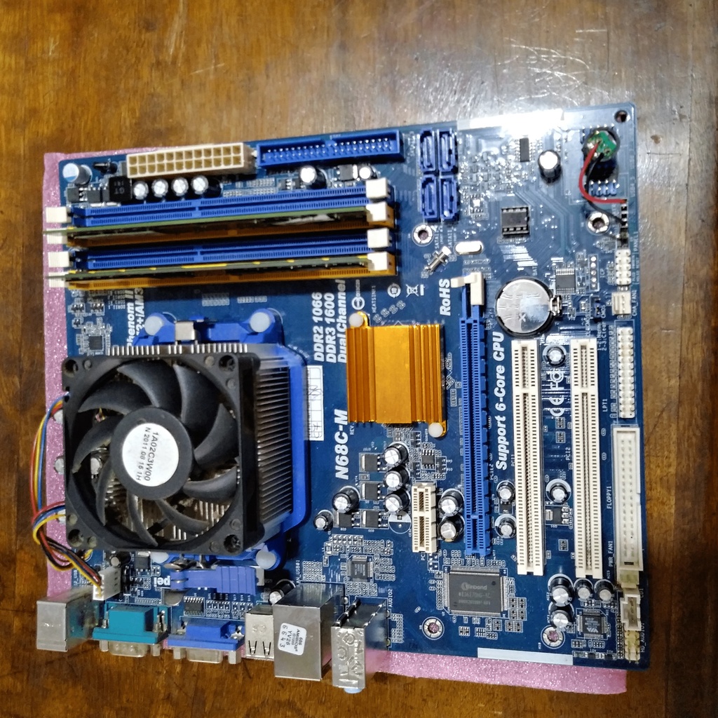 Placa Mãe N68 + CD + espelho + manual - funcionando ! - Escorrega o Preço