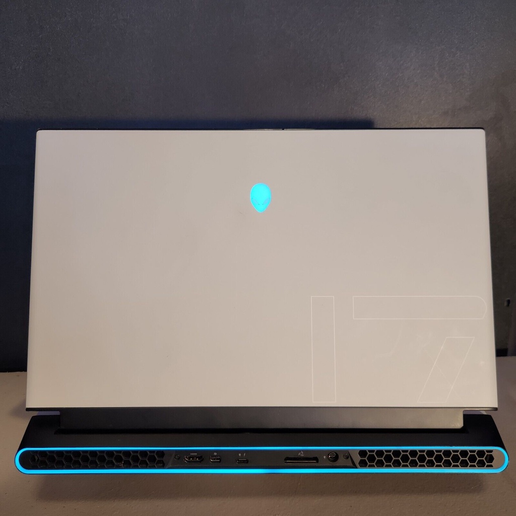 Novo Alienware m17 r3, i9 CPU gaming laptop-2080 Super, 1TB SSD, 32Gb ...