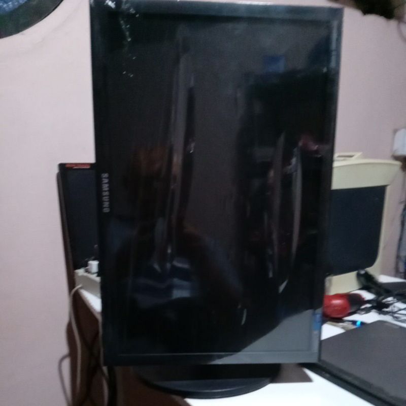 Monitor 19" Samsung Lindo articulado Excelente - Escorrega o Preço