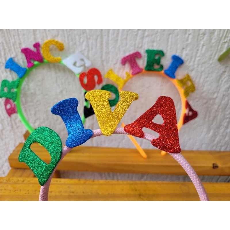 Tiaras divertidas coloridas para carnaval - DIVA - PRINCESA - SOLTEIRA ...