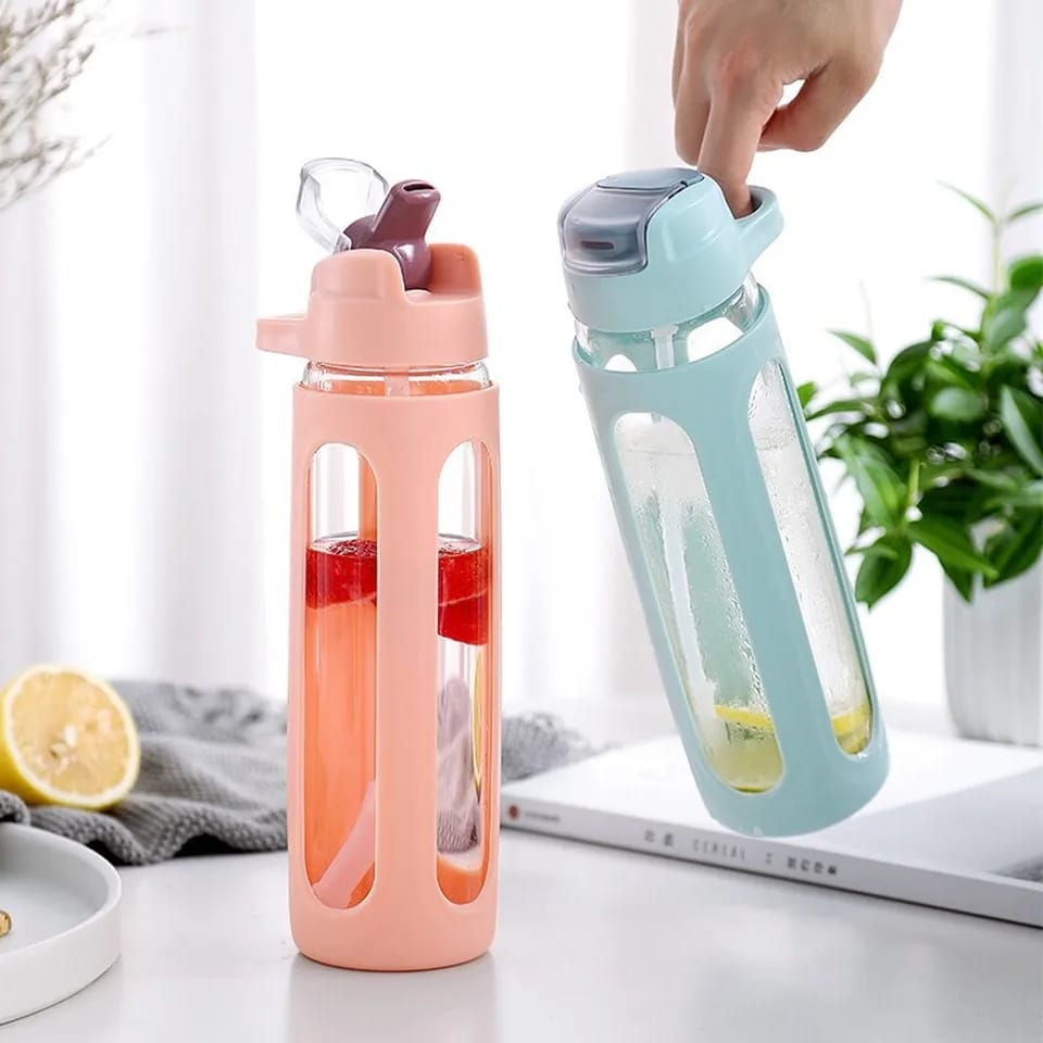 Garrafa de Água Squeeze Com Canudo e Bico Plástica 650ml | Shopee Brasil