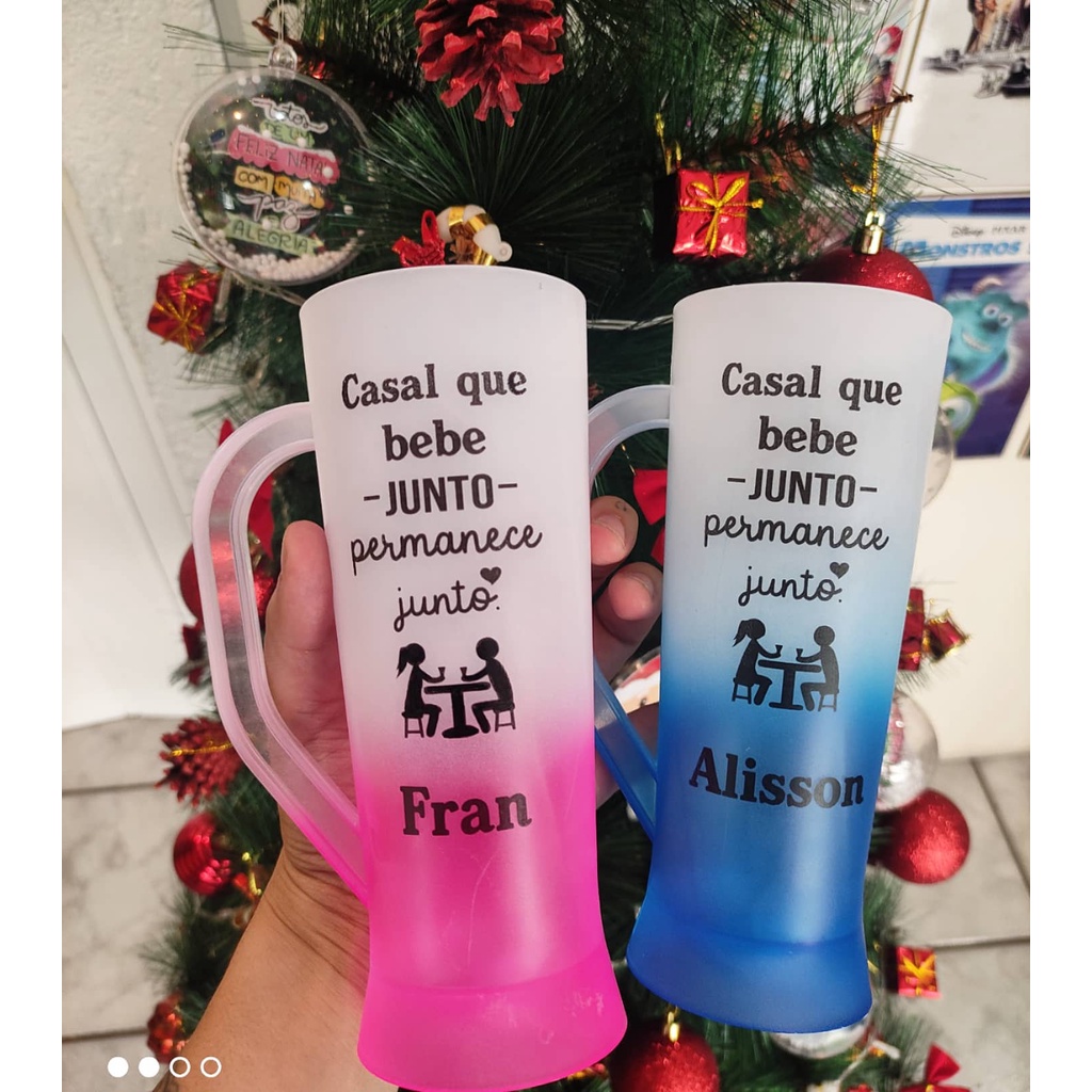 2 Canecas de chopp Casal que bebe junto permanece junto personalizado | Shopee Brasil