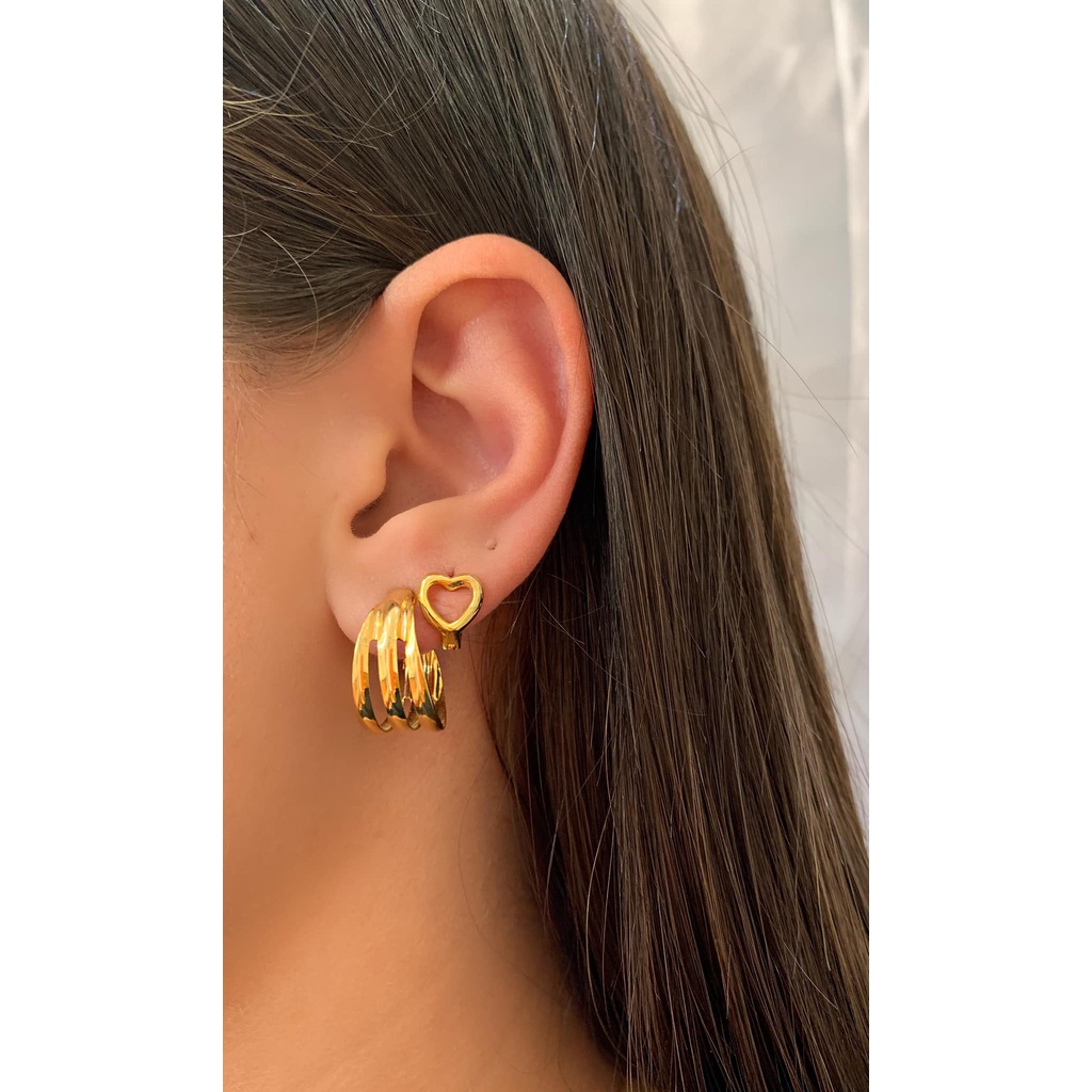Argola media dourada com detalhes em 3 tiras | Shopee Brasil