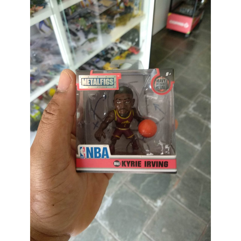Boneco Metal Figs NBA Kyrie Irving | Shopee Brasil