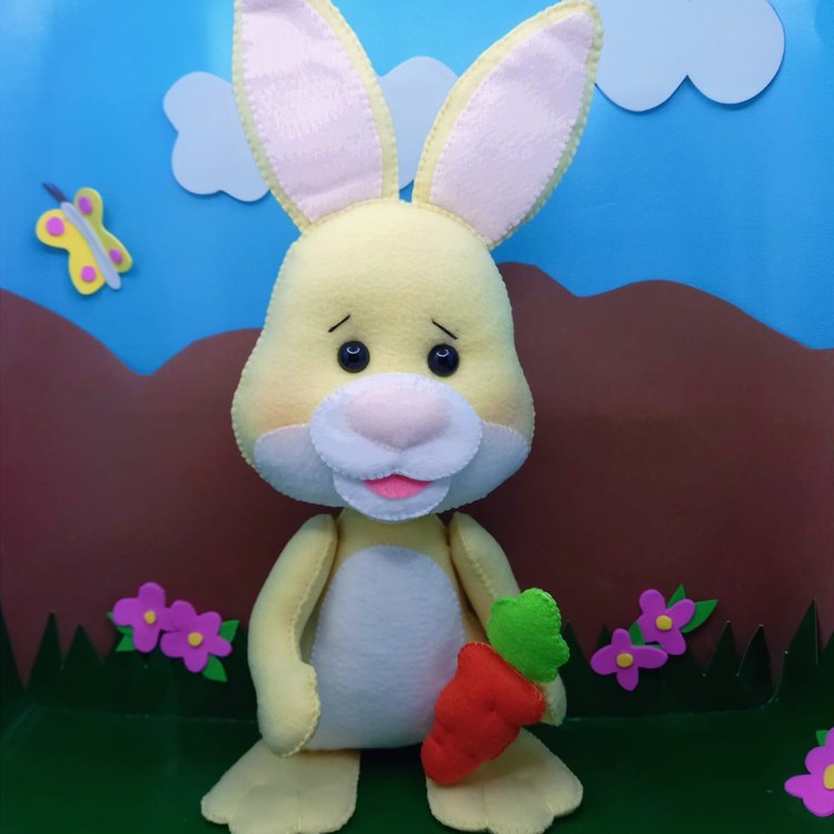 Abel amigo do ursinho Pooh (boneco de feltro) | Shopee Brasil