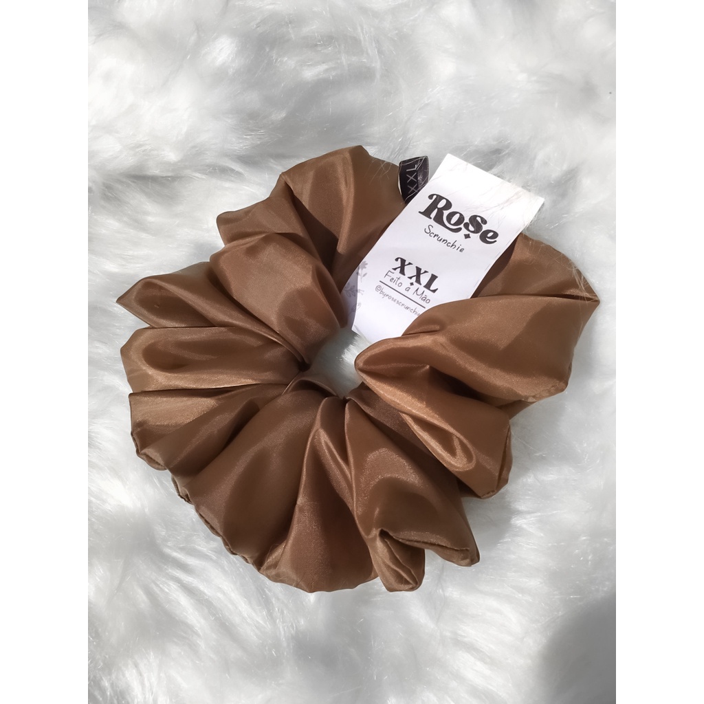 Scrunchie de Poliester Marrom de 20cm | Shopee Brasil