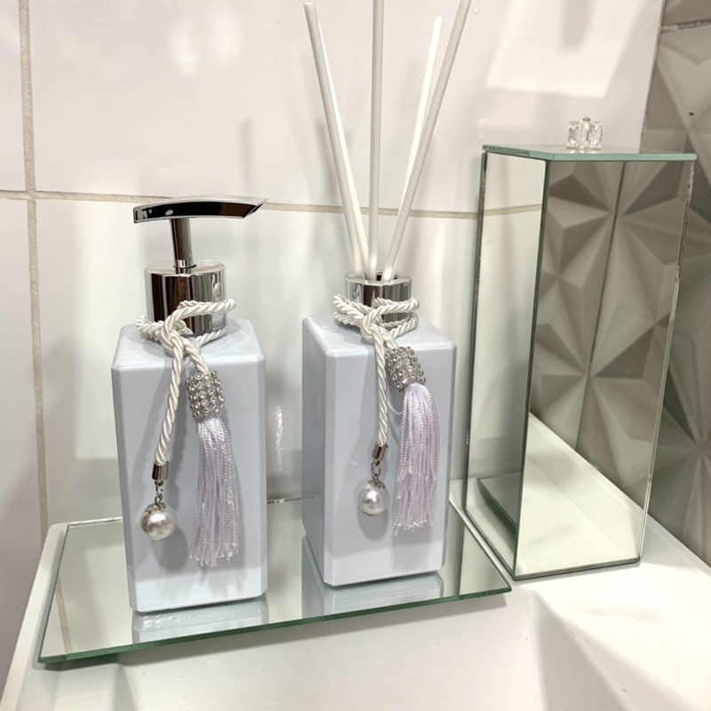 Kit Lavabo/ Banheiro Branco e Prata Sabanoteira e Aromatizador de ...