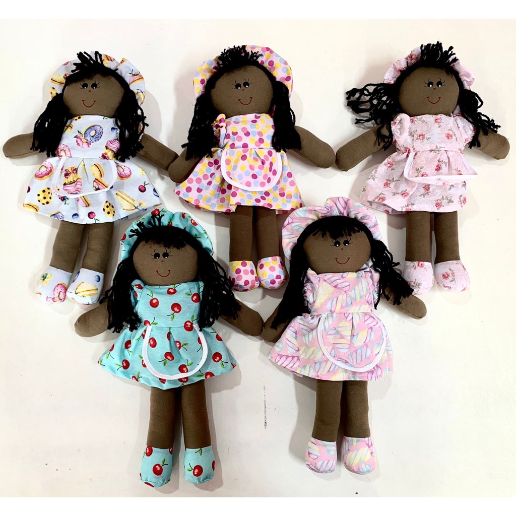 Boneca de Pano Negra 30cm Bonequinha Brinquedos | Shopee Brasil