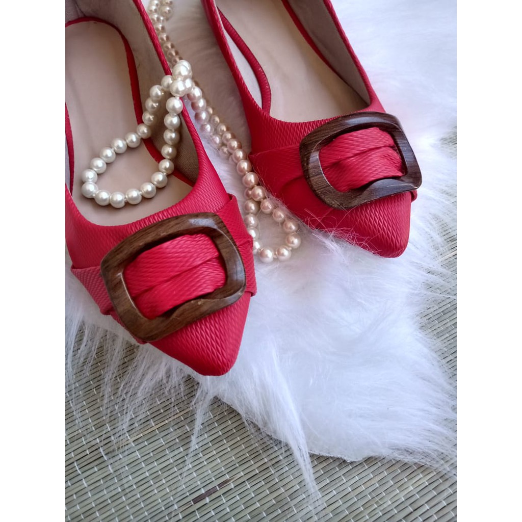 Sapatilha Vermelha Bico Alongado | Shopee Brasil