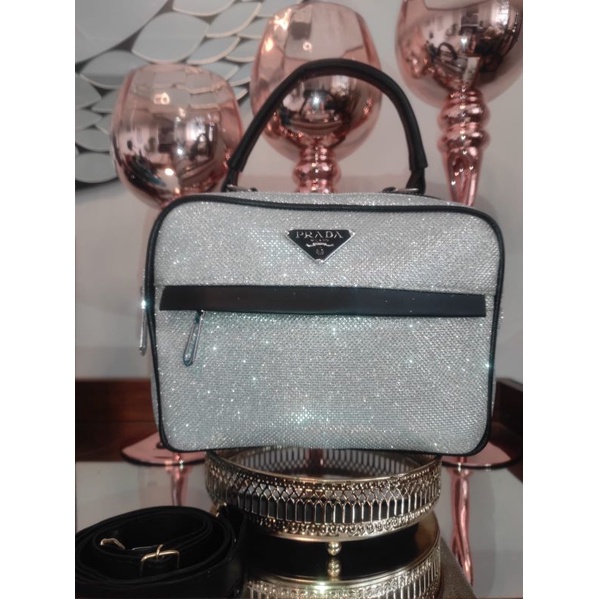 Bolsa feminina pantone brilho | Shopee Brasil Bolsa feminina pantone brilho | Shopee Brasil