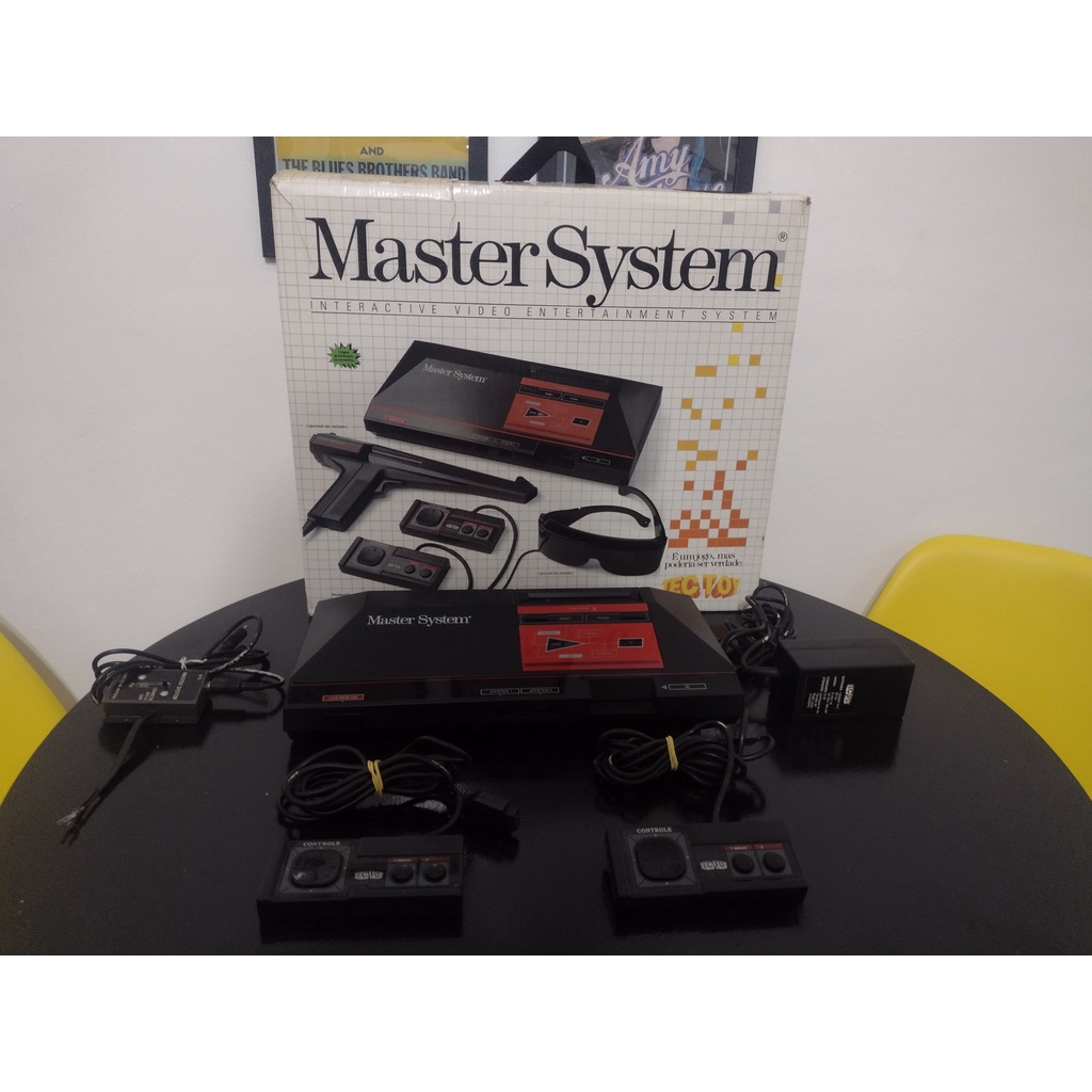 Maravilhoso console Sega Master System versão 2 controles na caixa ...