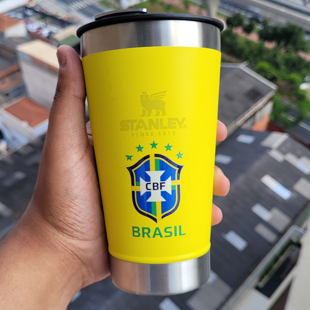 Copo Stanley do Brasil 473ml com Abridor de garrafas | Shopee Brasil