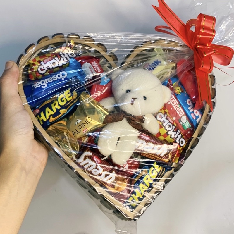 Cesta Com Chocolates para Presente | Shopee Brasil