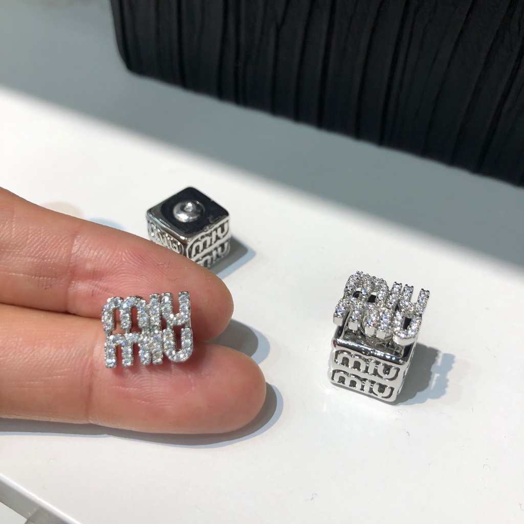 Brincos De Letra Miu Senhora Com Design Tridimensional Diamante ...